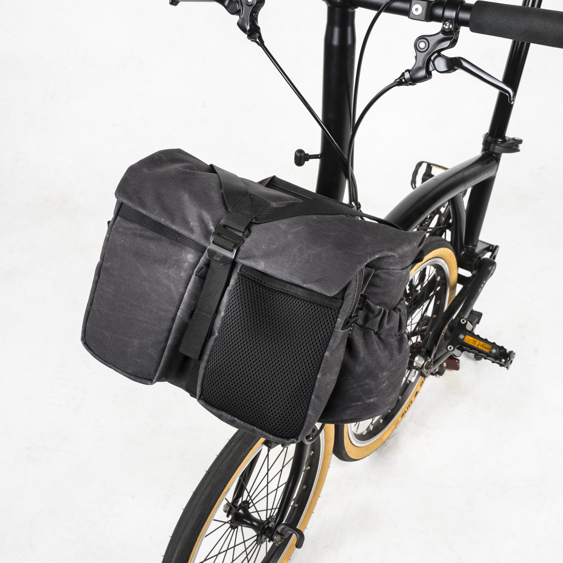 "PILOT" BROMPTON BAG 7L, includes 2 pouch modules (optional carrier ...