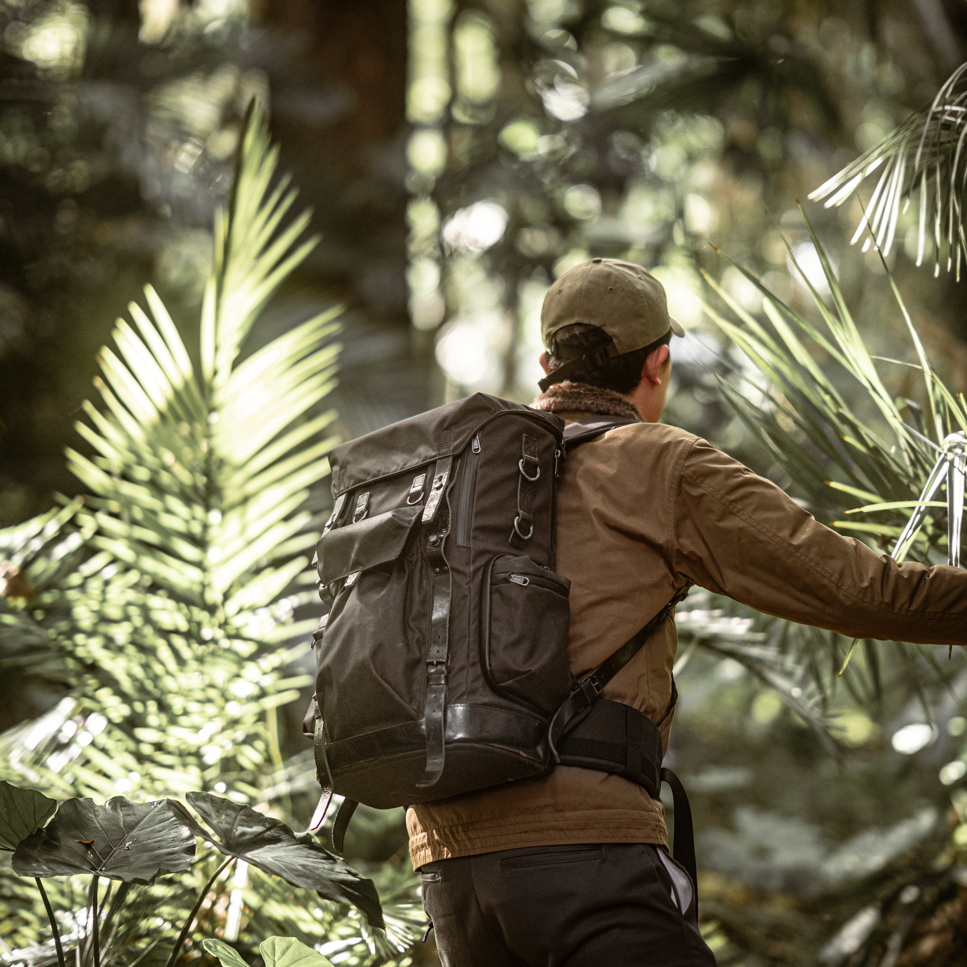 "NEW CITY EXPLORER" COMMANDER TRAVEL CAMERA BACKPACK 21L - Handmade ...